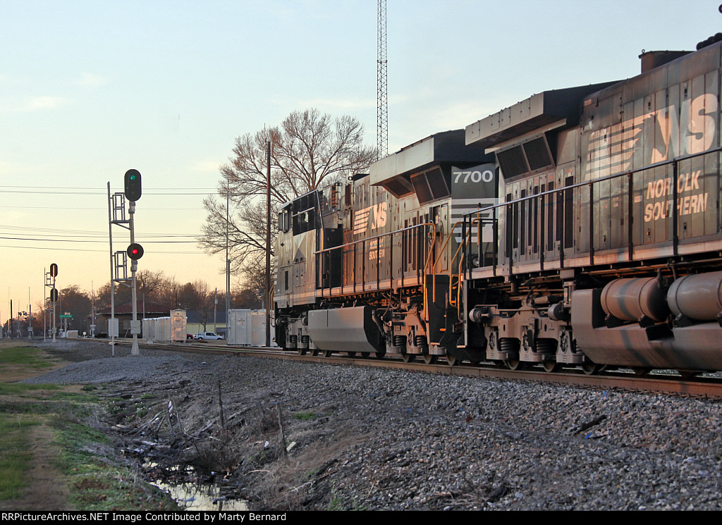 NS 7700 With High Green